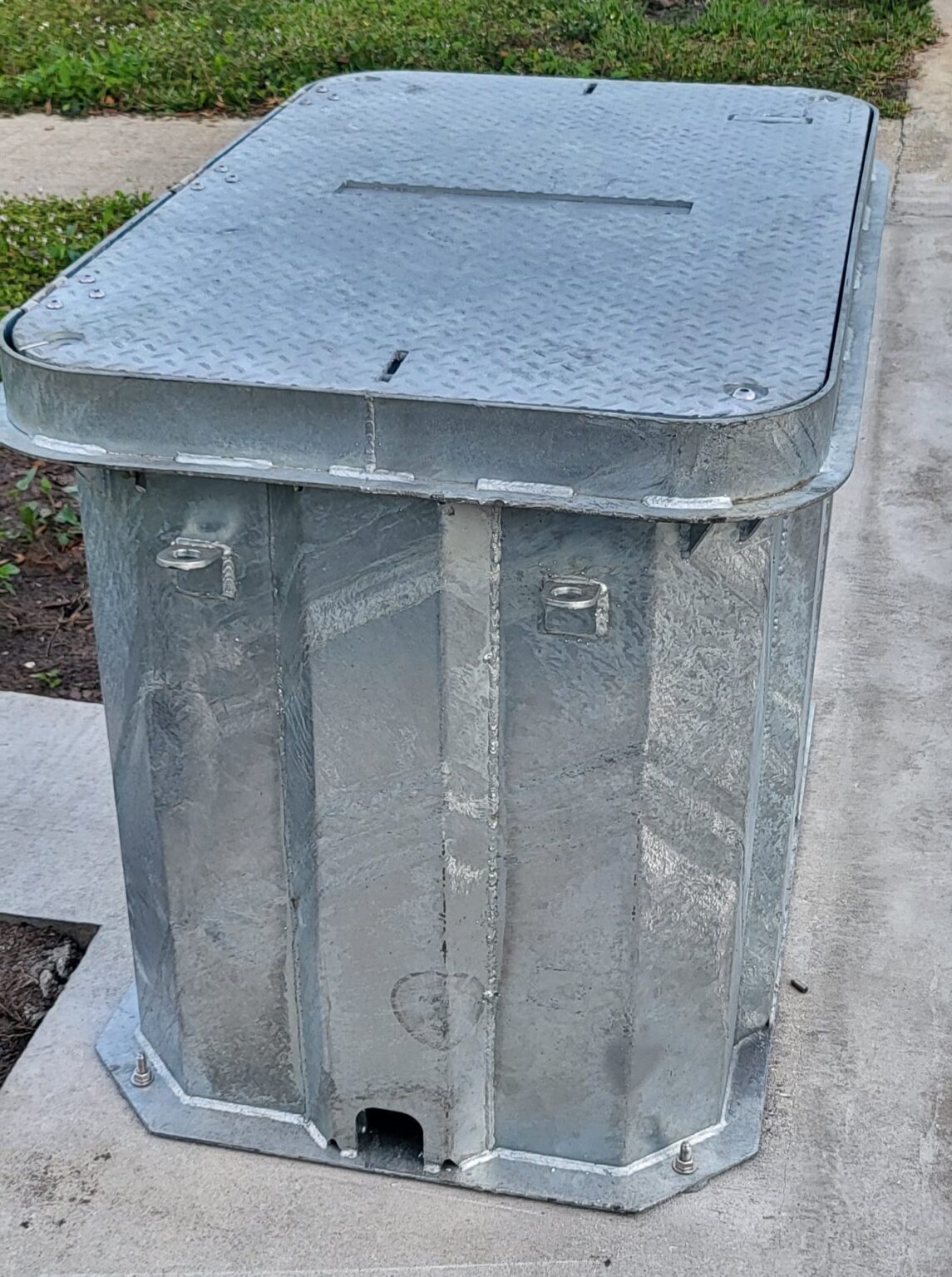 Utility Vault Cover & Frame - AccessFabricator